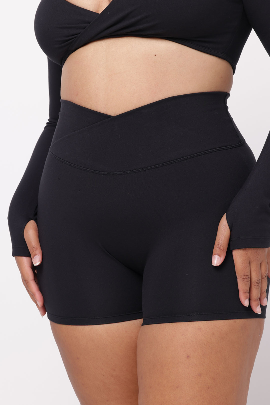 V Waist Shorts | Black – SASKI
